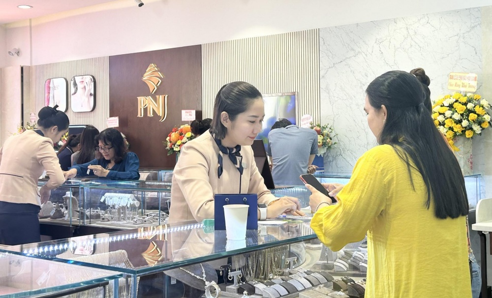 6 tháng đầu năm, lợi nhuận sau thuế của PNJ đạt 1.083 tỷ đồng