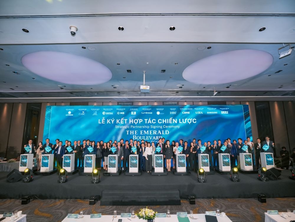 Lê Phong Group ký kết hợp tác chiến lược phát triển dự án The Emerald ...